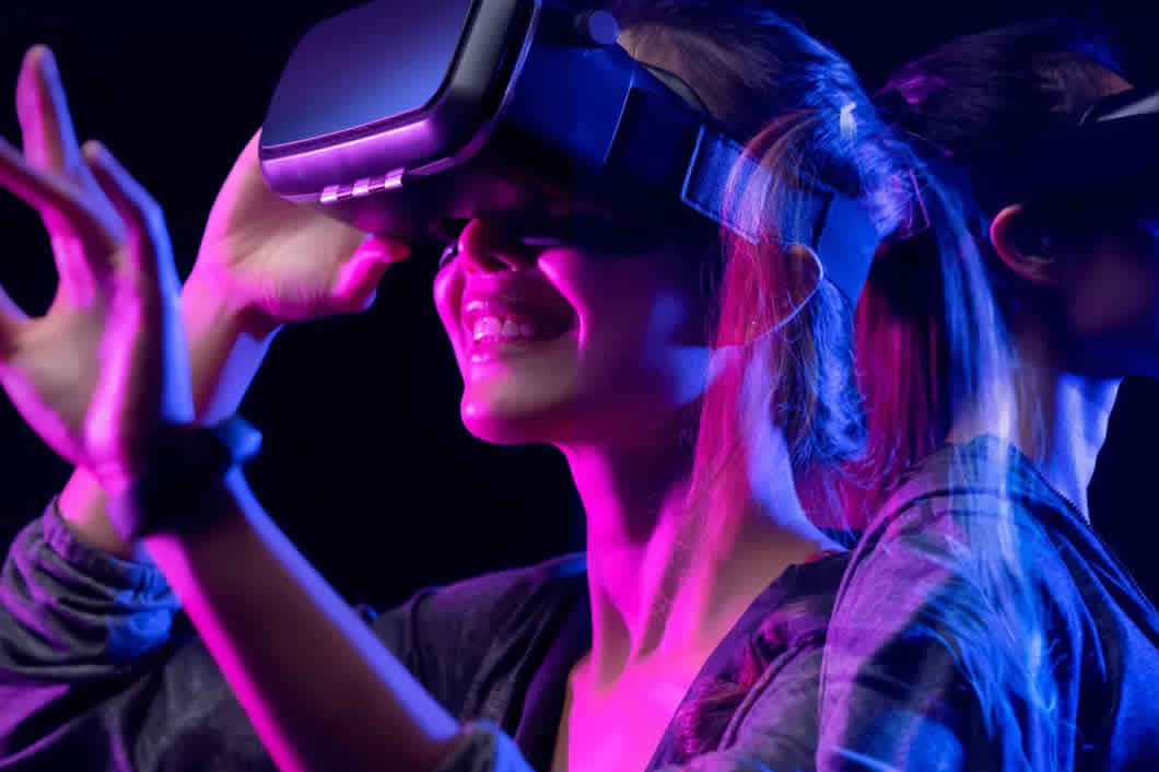 Facultad de Ciencias Informáticas - Realidad Virtual y Videojuegos